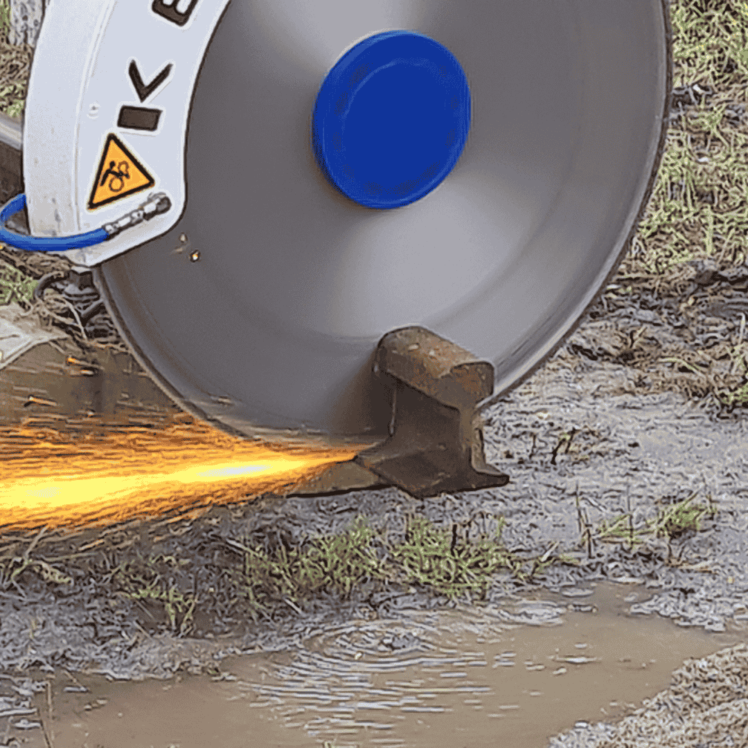 Recycling Solutions | Cutting Edge attachments | KEMROC